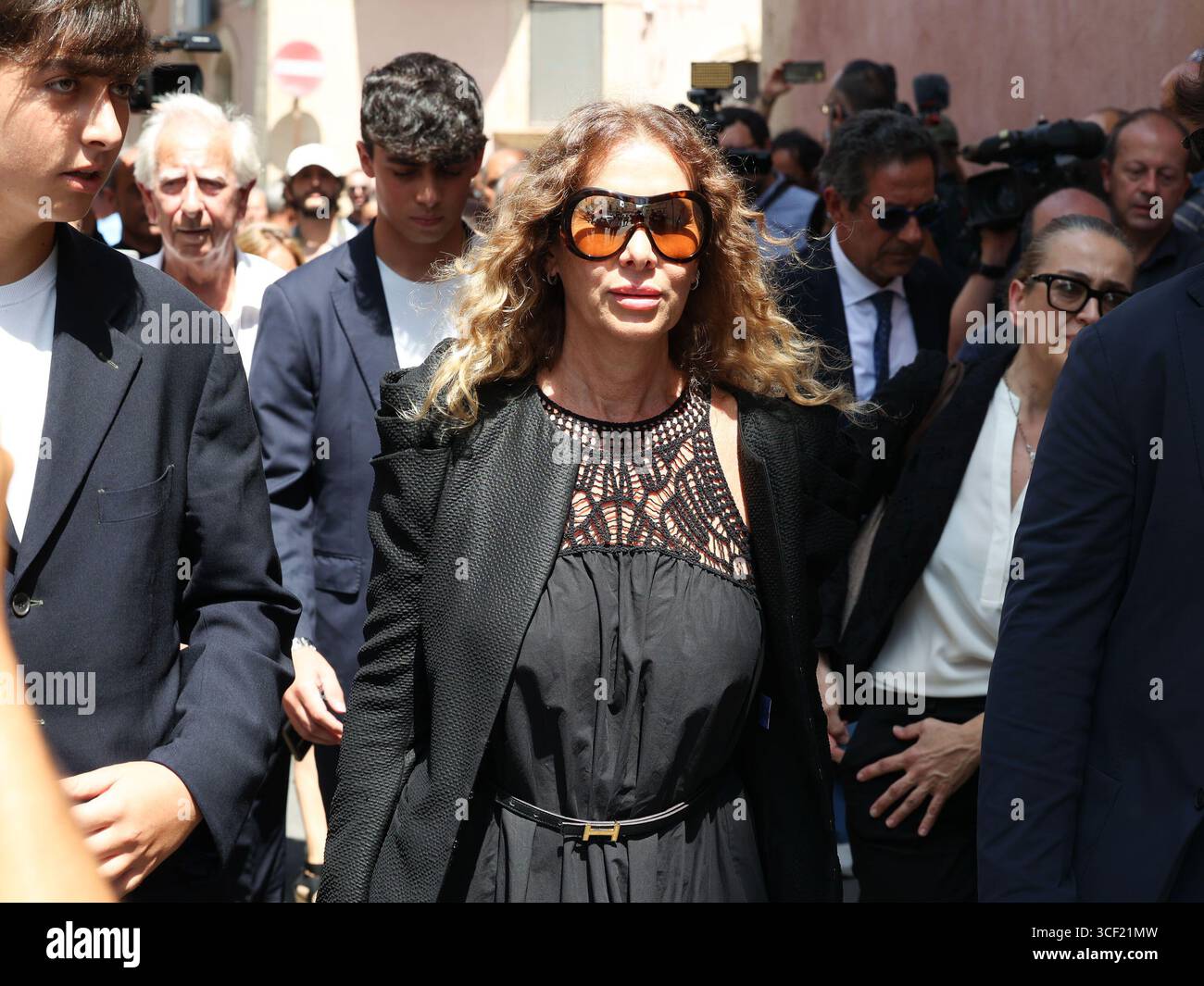 Militello in Val di Catania, Death of Pippo Baudo, Funeral in the ...