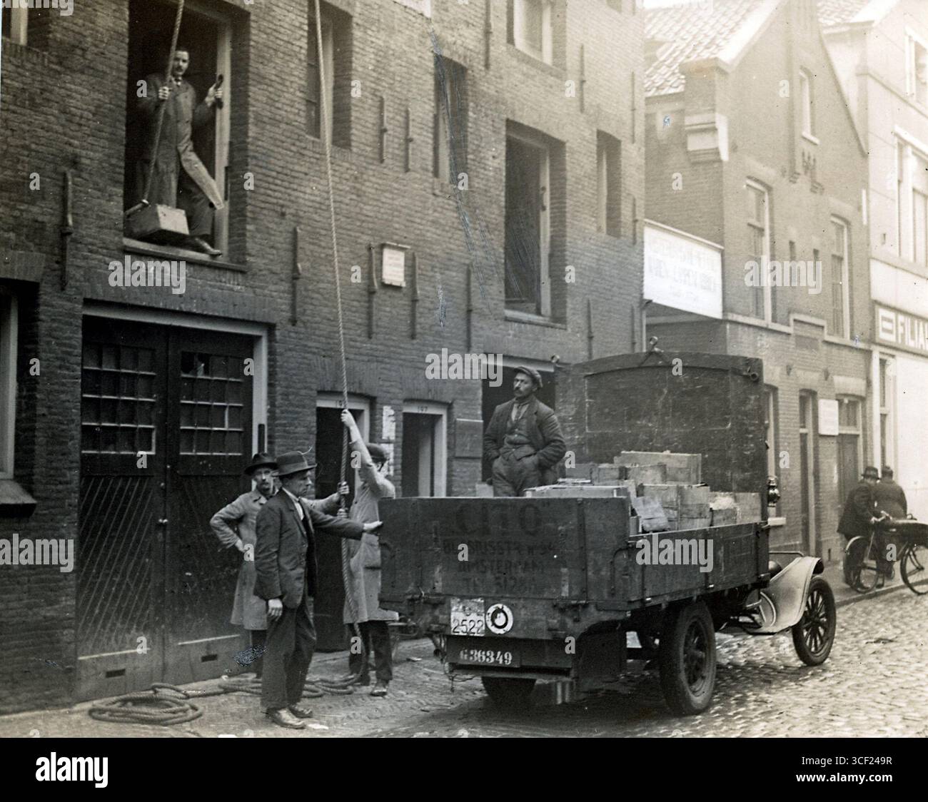 Transportation of rejected goods hi-res stock photography and images ...