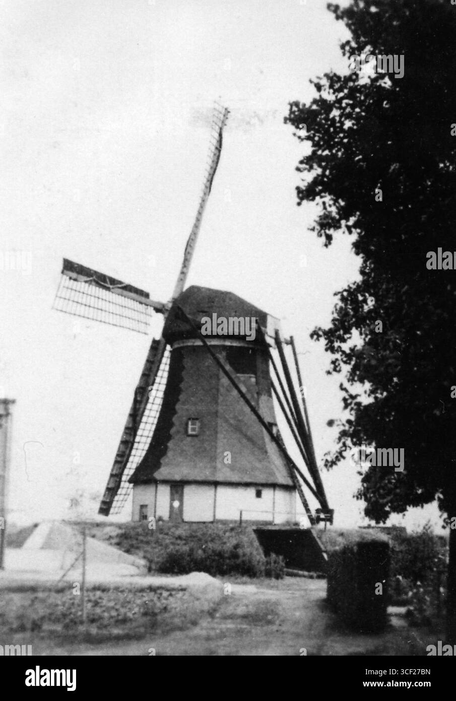A photograph from around 1900 showing the Goofers-molen, located at the ...