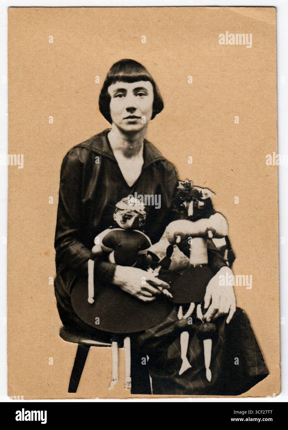 This photograph from 1920 shows the Dadaist artist Hannah Höch with a ...