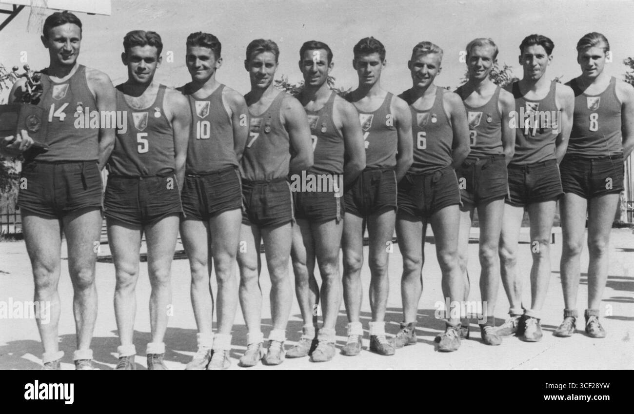 BC Žalgiris Kaunas, winners of the USSR Premier Basketball League in ...