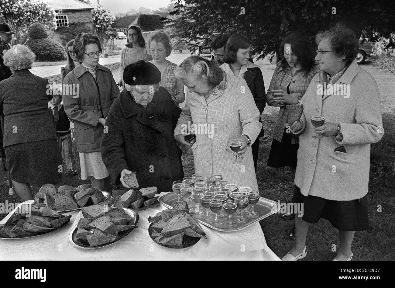 People take part annual Black and White Stock Photos & Images - Alamy