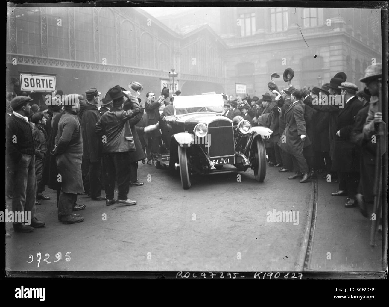 A historical photograph taken on December 4, 1924, showing the arrival ...