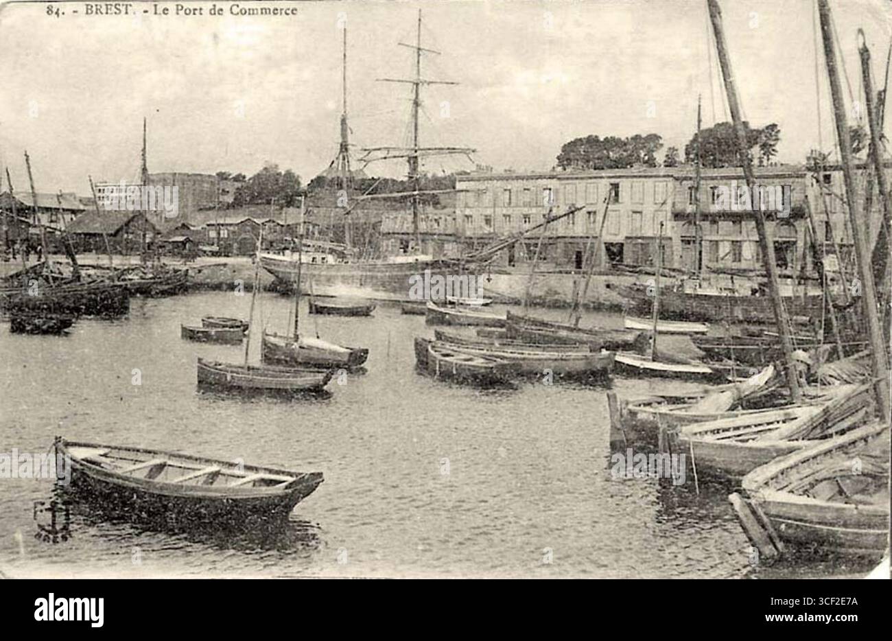 The commercial port of Brest, photographed between 1900 and 1910 ...
