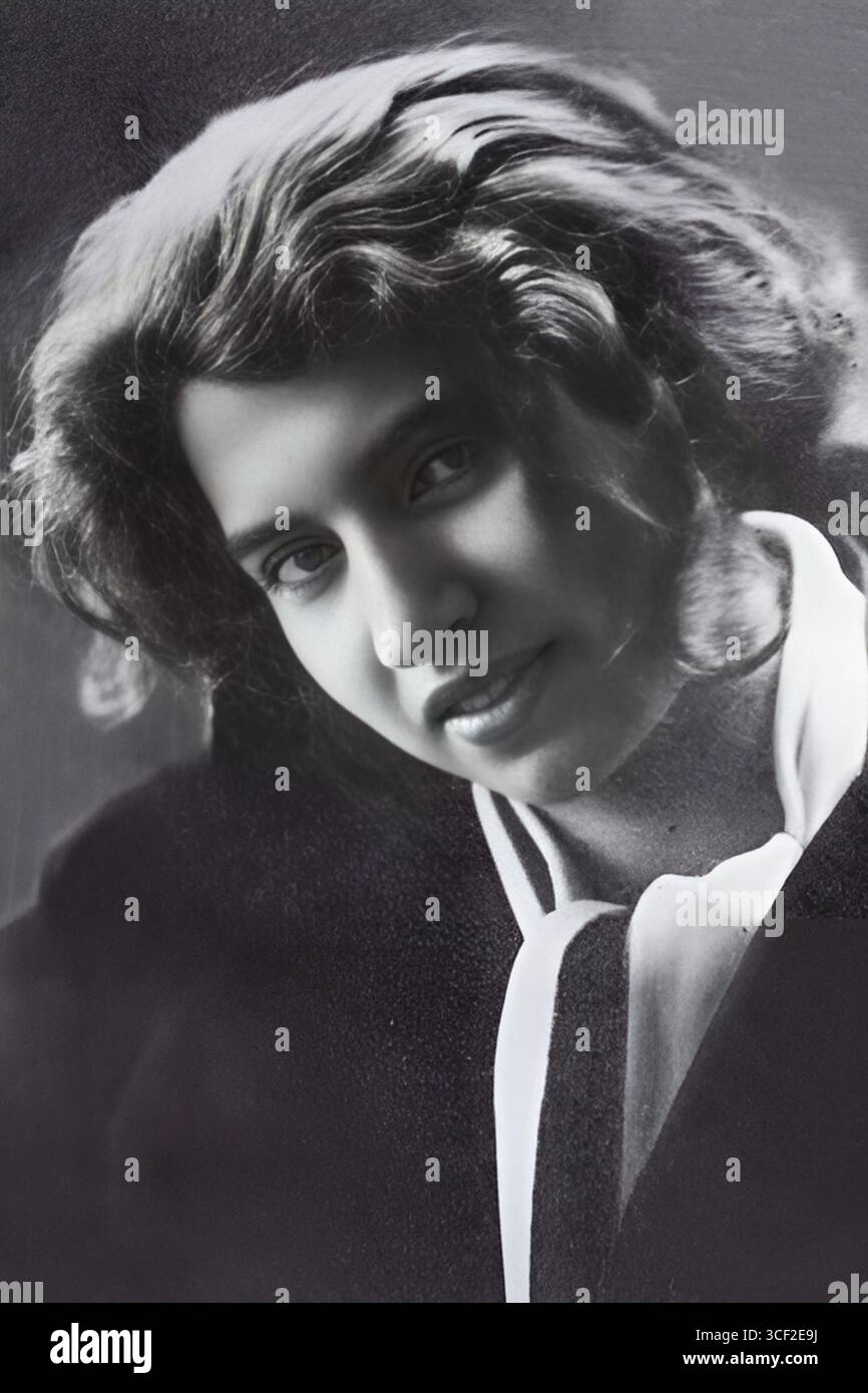 Dora diamant hi-res stock photography and images - Alamy