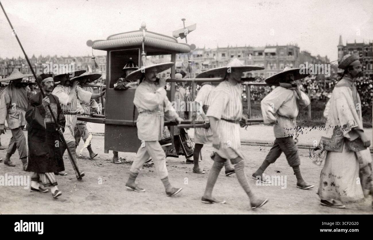 A 1913 parade in The Hague celebrated the 100th anniversary of Dutch ...