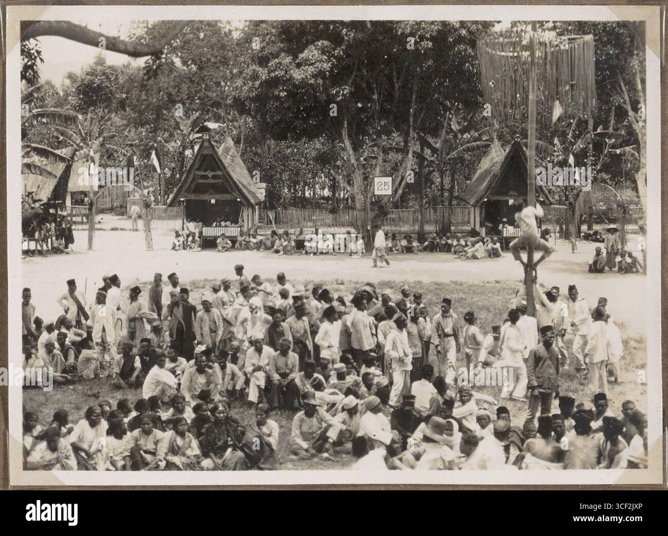 Mast climbing during a public celebration at the Hoeta Salem leper ...