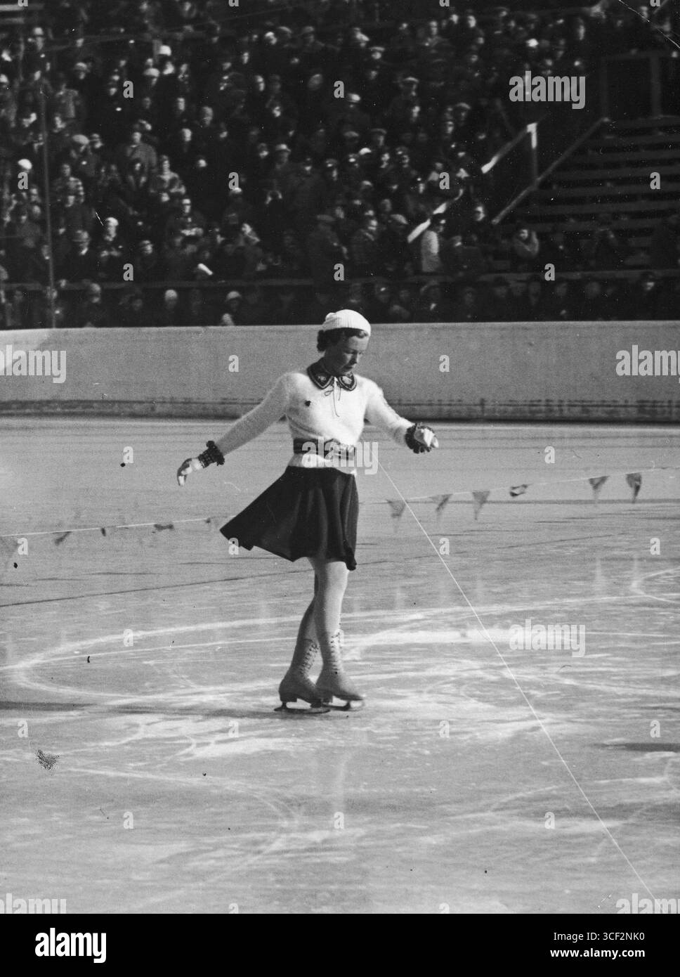 Vivi-Anne Hultén competes in the compulsory figures event at the 1936 ...