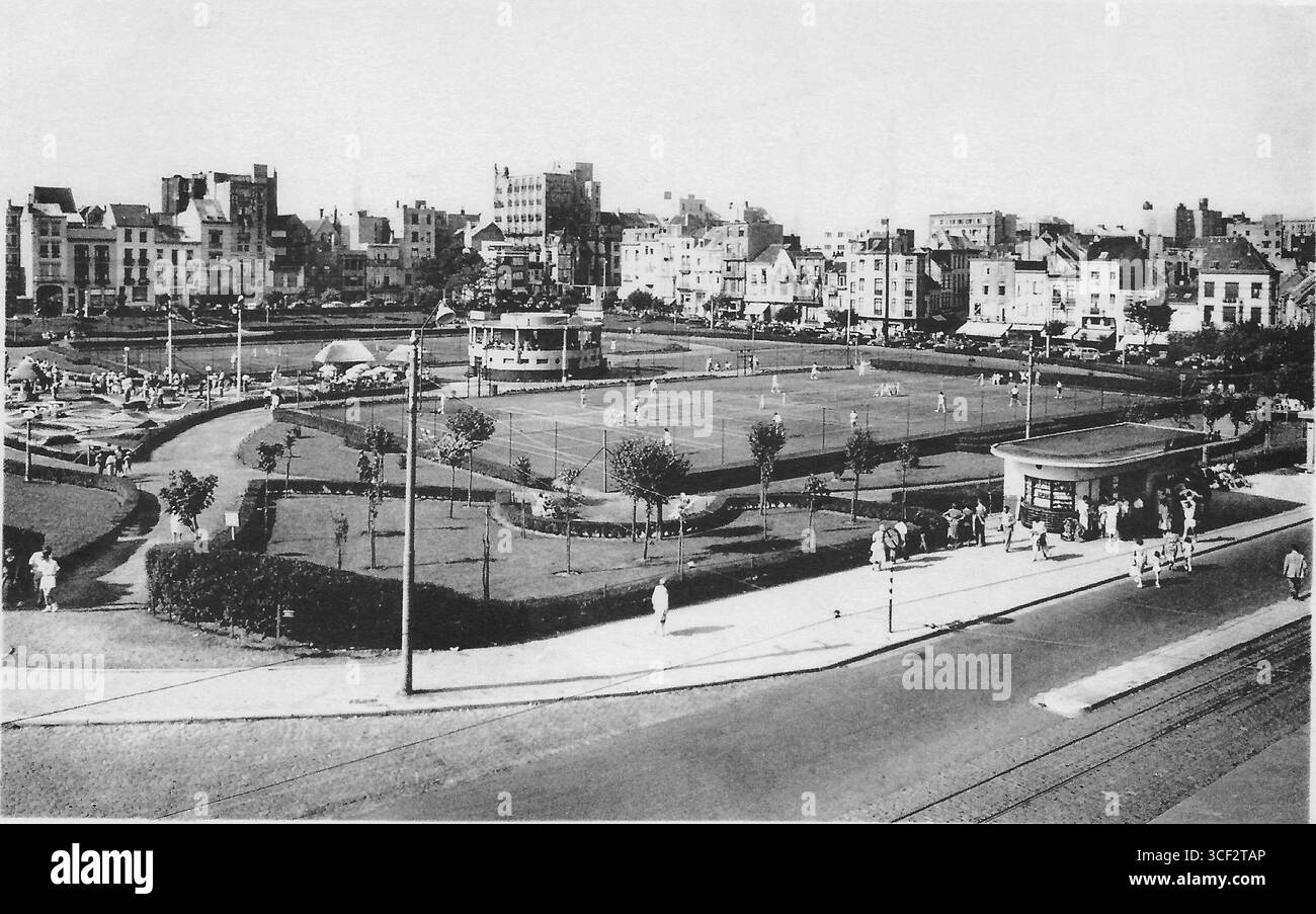 This postcard from 1953 shows the tennis courts in Blankenberge ...