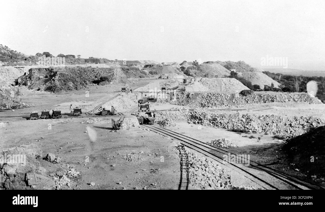 Image captures development production Black and White Stock Photos ...