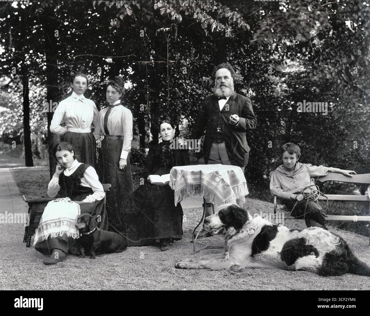 This family portrait shows Christoph Friedrich Fanck (industrialist and ...