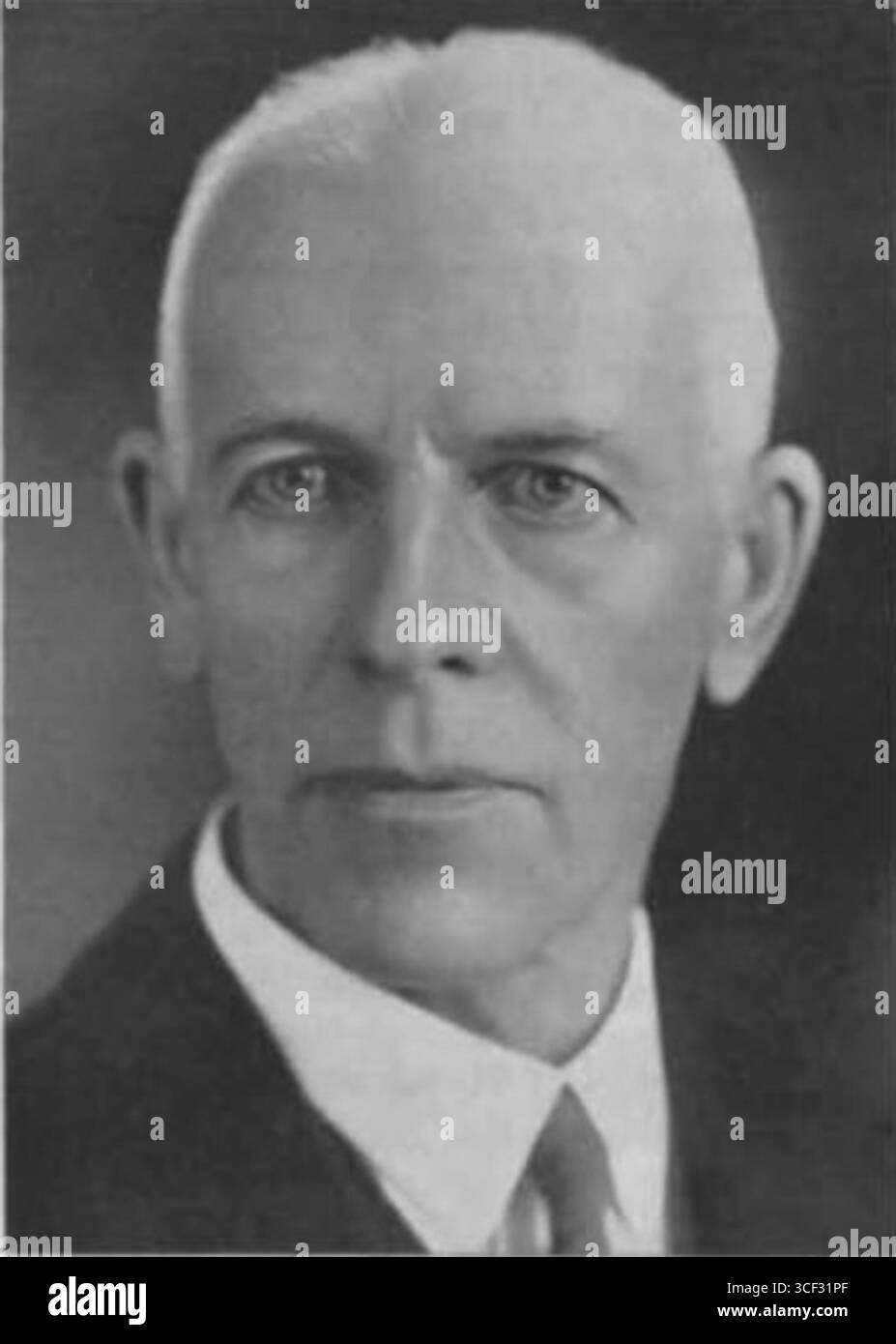 Portrait photograph of Daniël Mackay (1878–1962) taken in or before ...