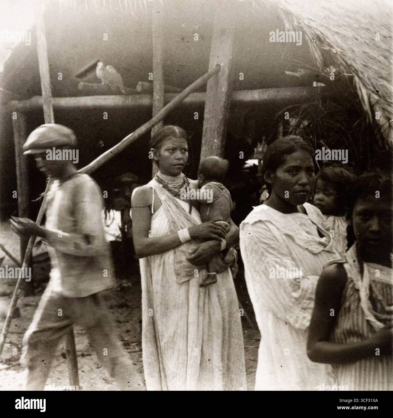 Women in suriname hi-res stock photography and images - Alamy