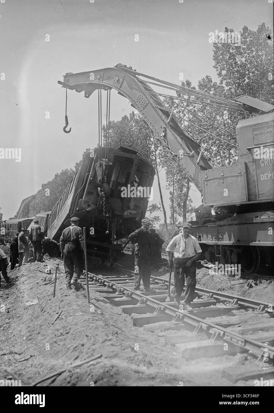 Rail system failures hi-res stock photography and images - Alamy