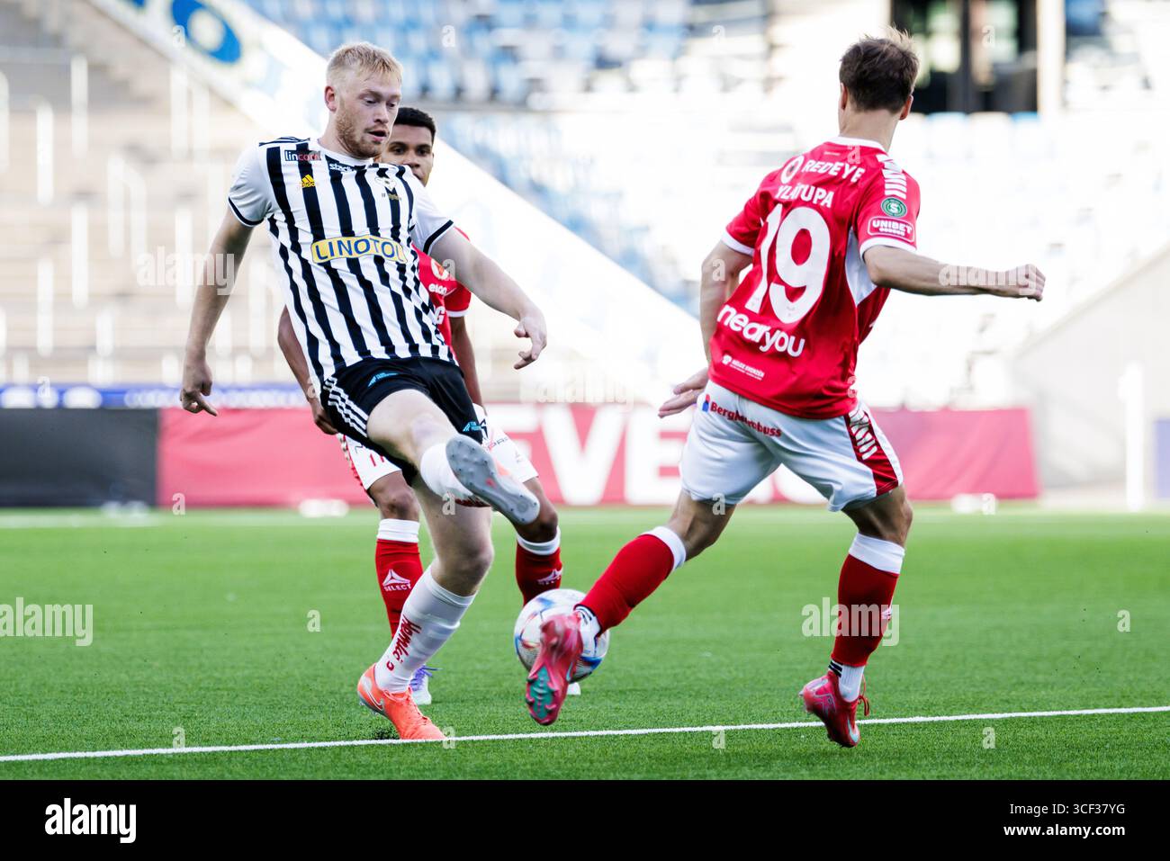 250820 Sylvias Hugo Lewander och Kalmars Saku Ylätupa under ...
