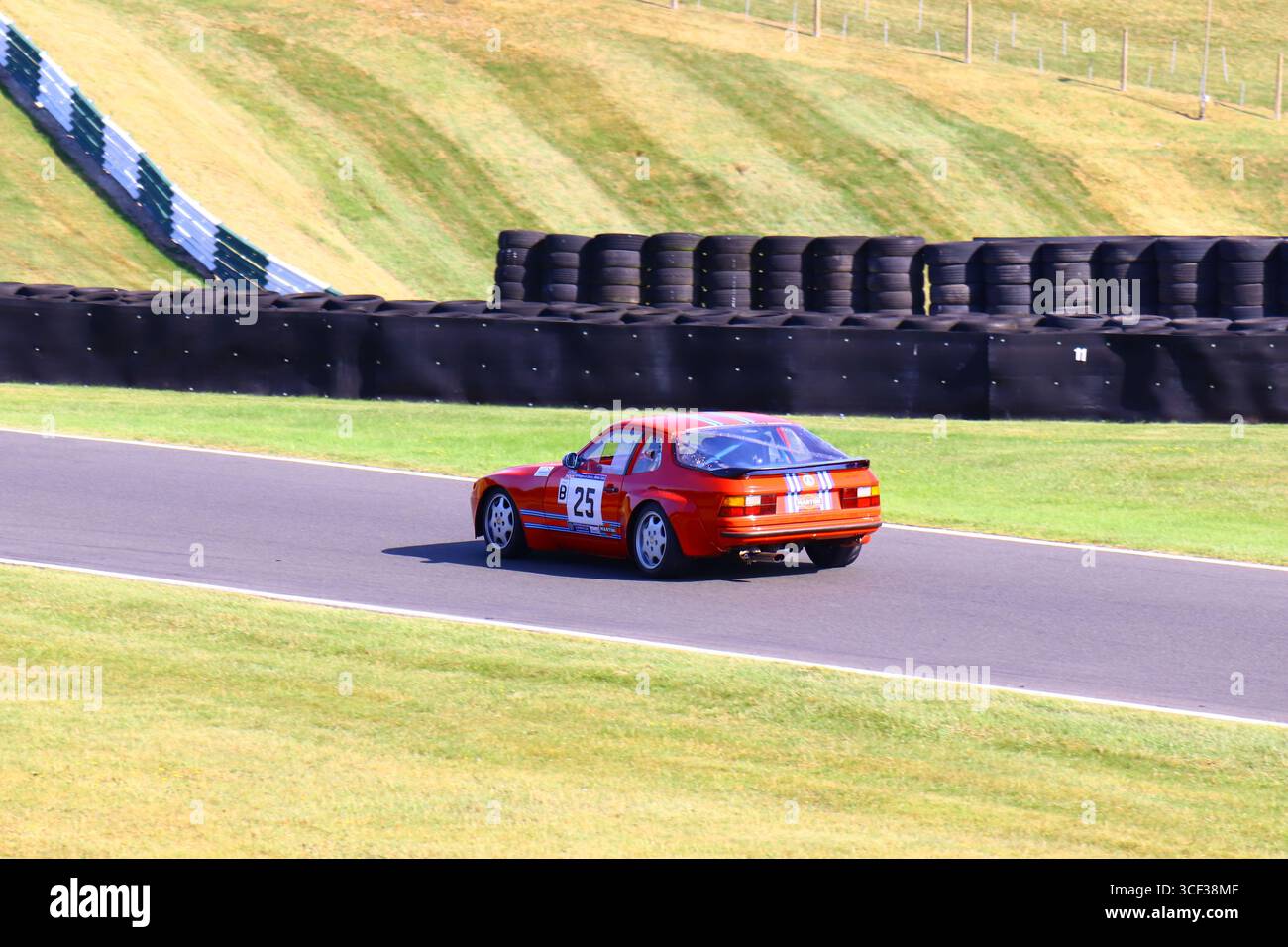 Brscc car racing at Cadwell Park Lincolnshire Stock Photo - Alamy