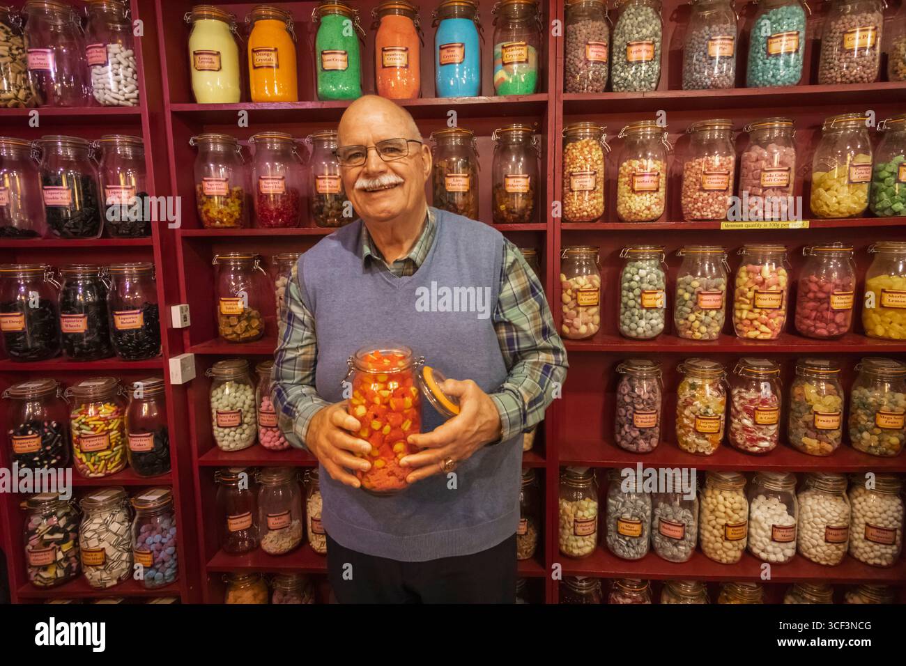 England, Somerset, Bath, Abbey Green, The Bath Sweet Shop, Interior ...