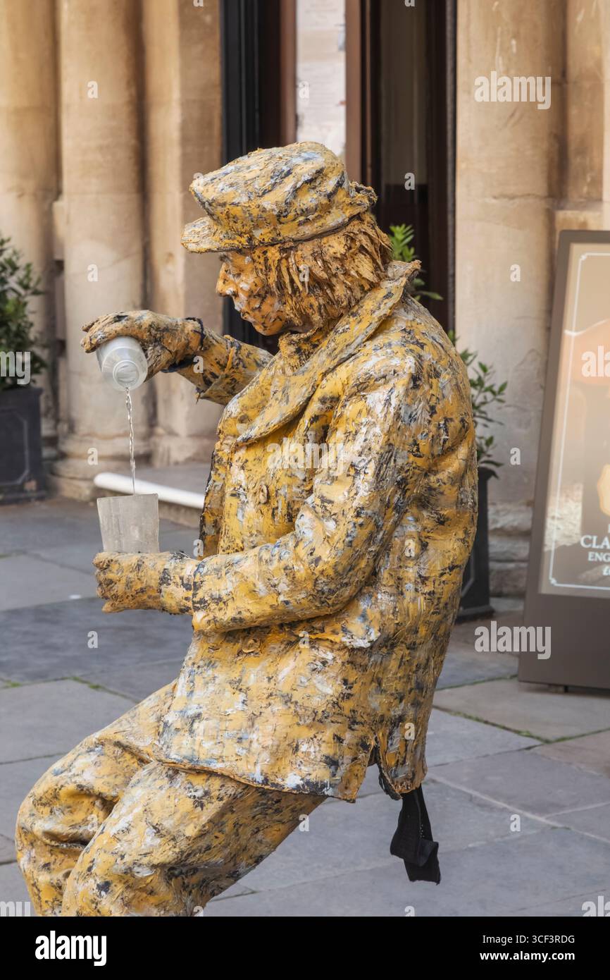 England, Somerset, Bath, Human Statue in Front of The Pump Room Stock ...