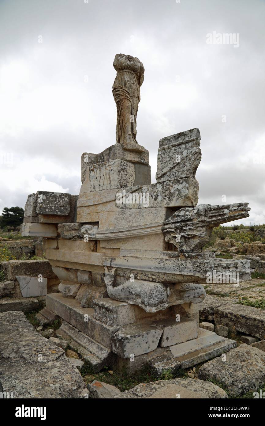 Navy monument in naval hi-res stock photography and images - Alamy