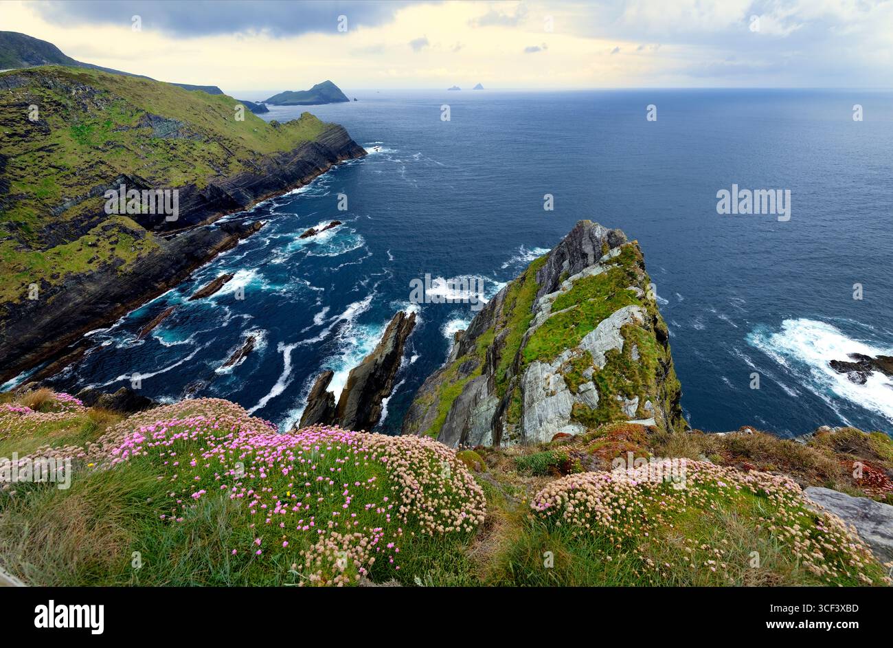 View of the coast with Skellig Michael at the viewpoint 'Kerry's most ...