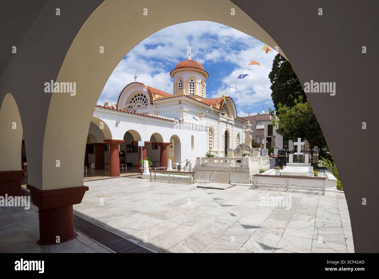 St luke church and cemetery in chania hi-res stock photography and ...