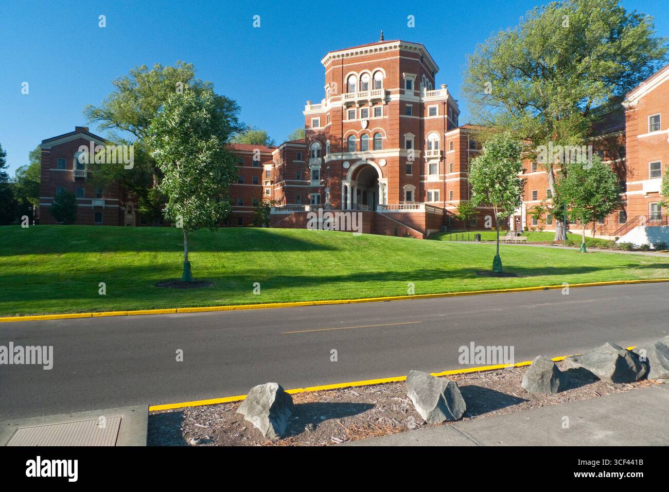 Weatherford building on the campus of Oregon State University ...