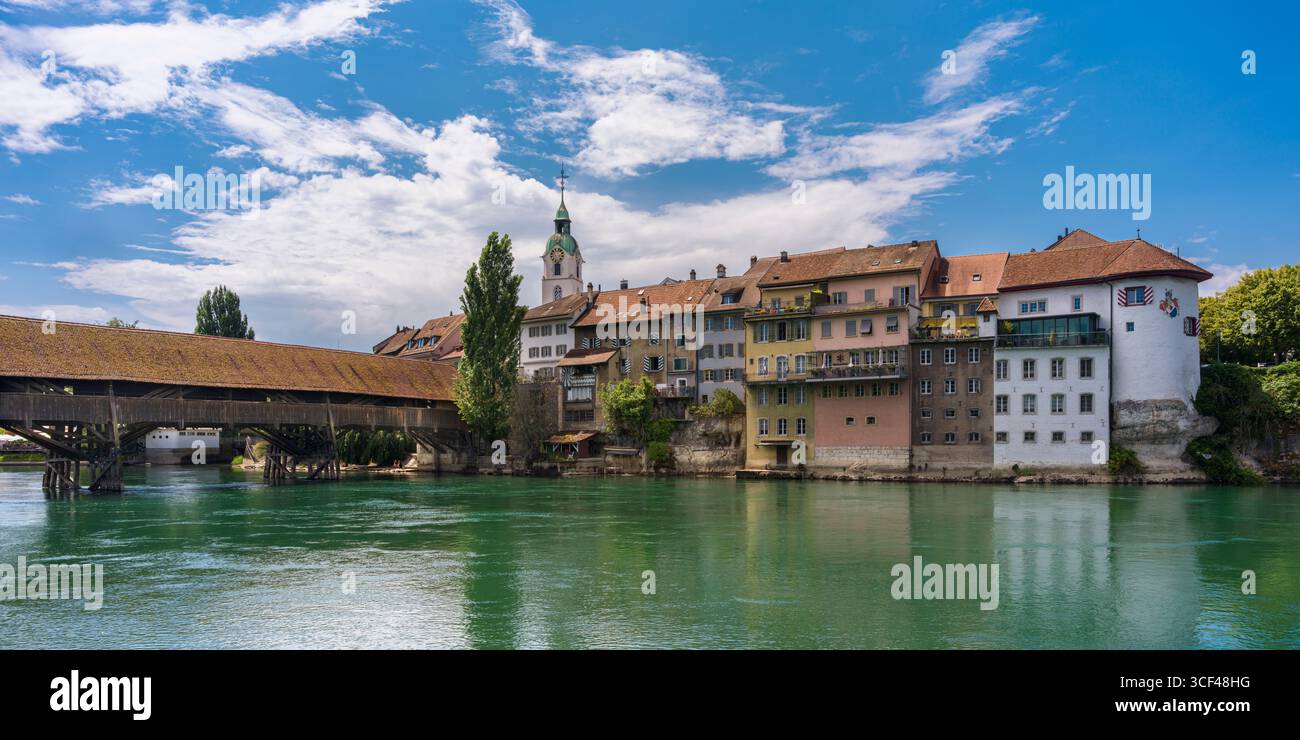 Houses at opposite bank hi-res stock photography and images - Alamy