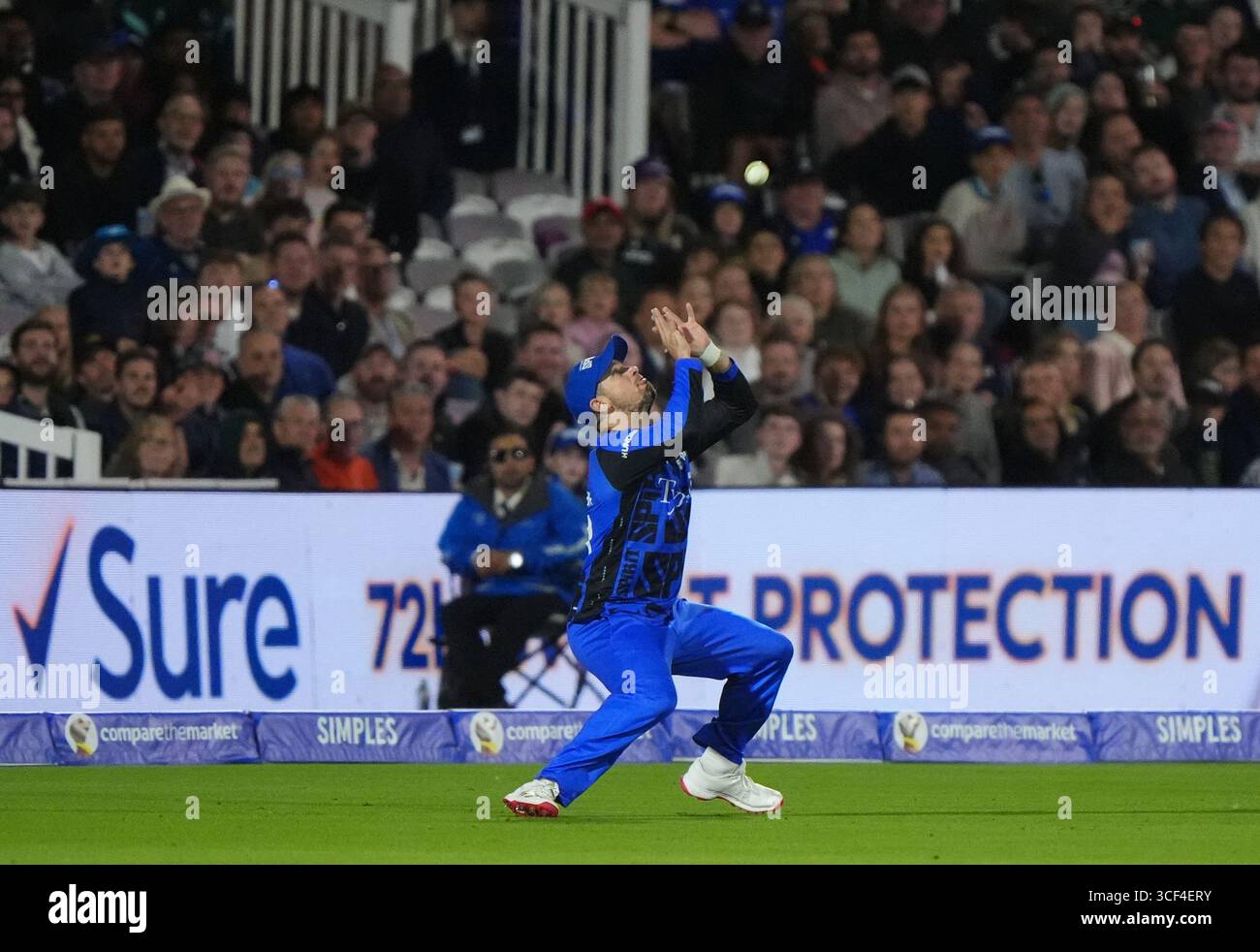 London Spirit's Sean Dickson catches Northern Superchargers' Dan ...