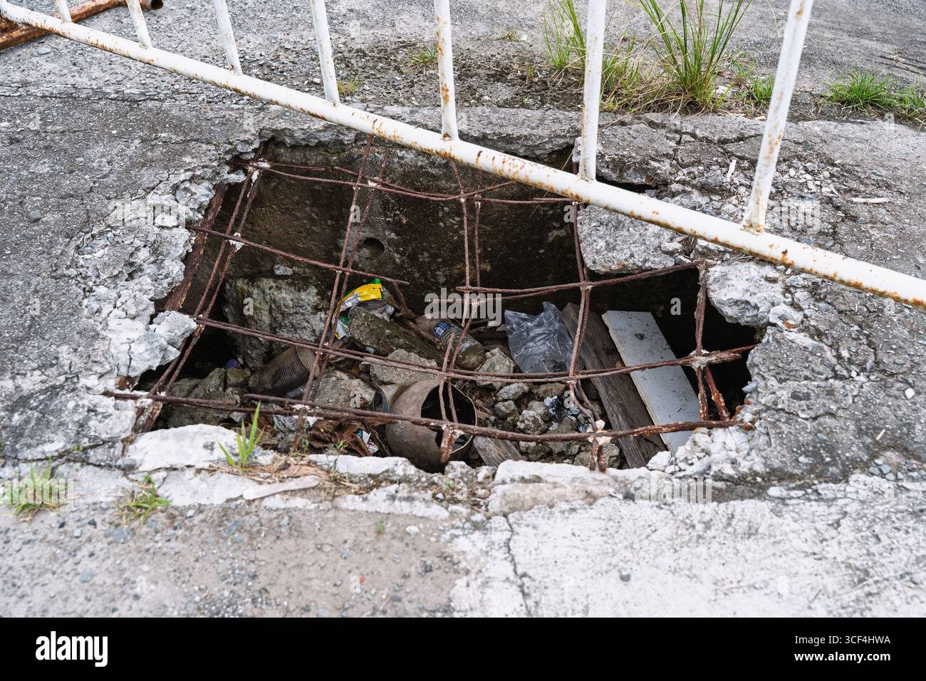 Exposed concrete quality hi-res stock photography and images - Alamy