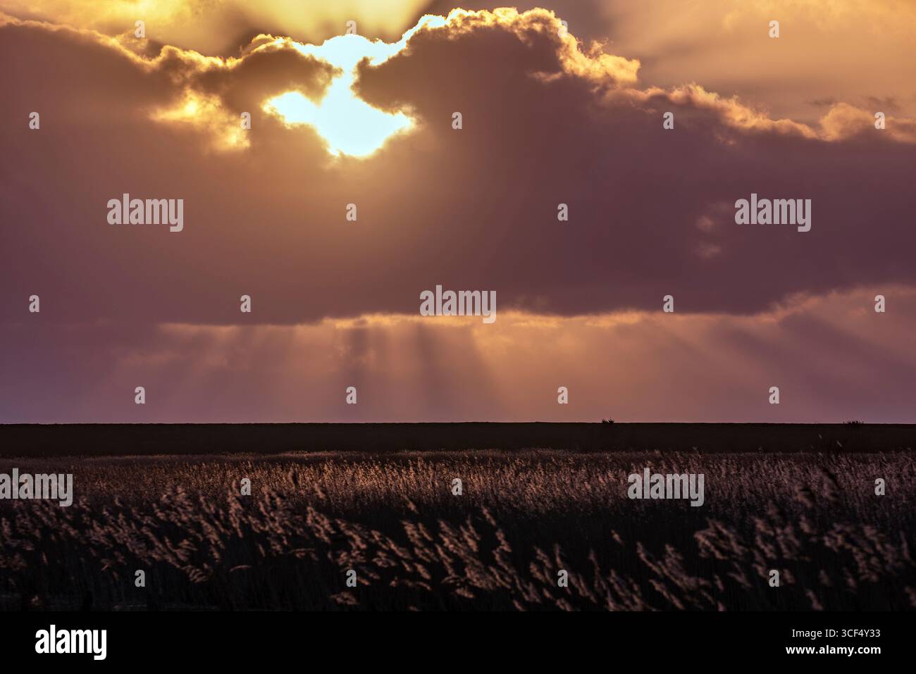Sun setting over north hi-res stock photography and images - Alamy