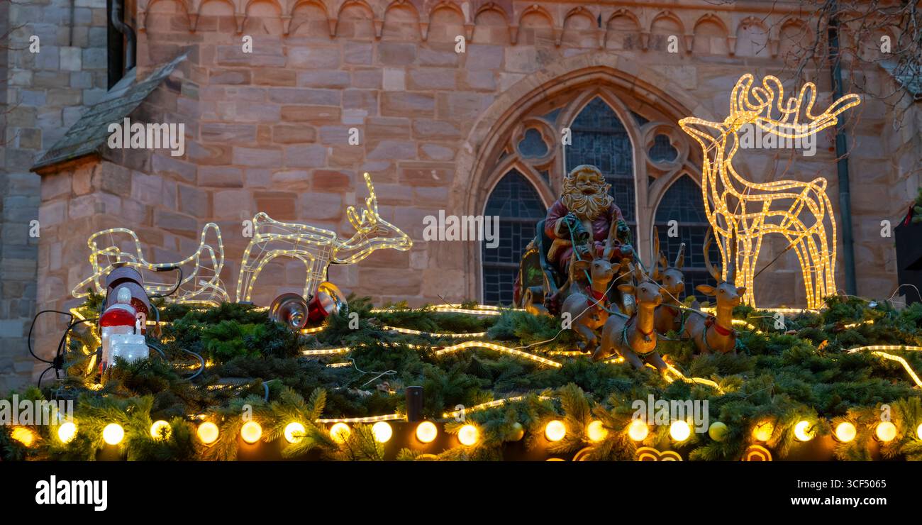 Germany, North Rhine-Westphalia, Dortmund, Christmas market, Santa ...