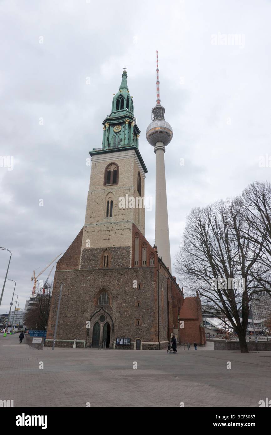 Behind protestant hi-res stock photography and images - Alamy