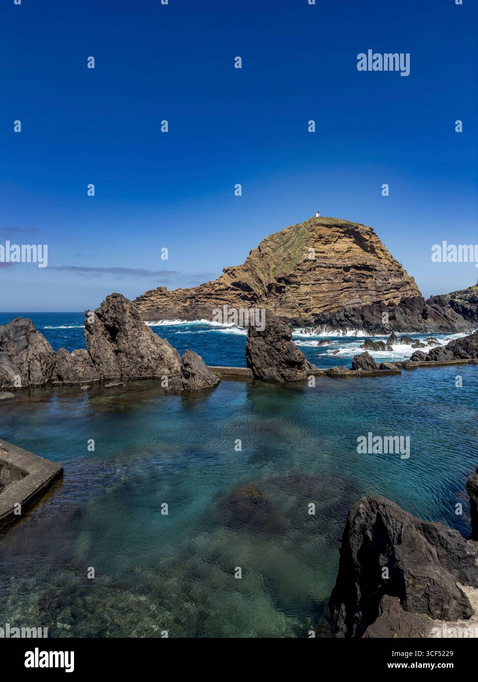 Coast natural swimming pools hi-res stock photography and images - Alamy