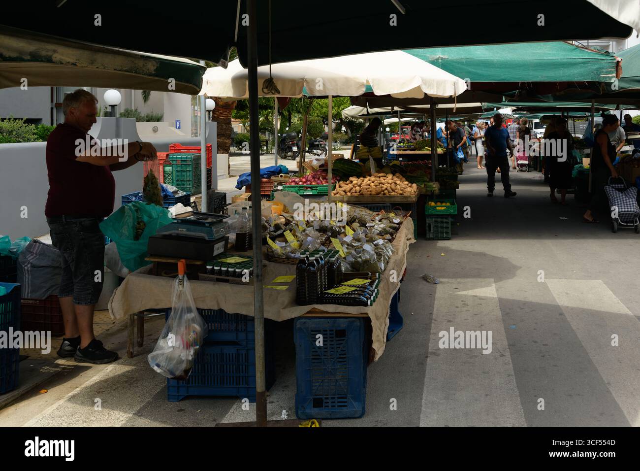 Crete people in market hi-res stock photography and images - Alamy