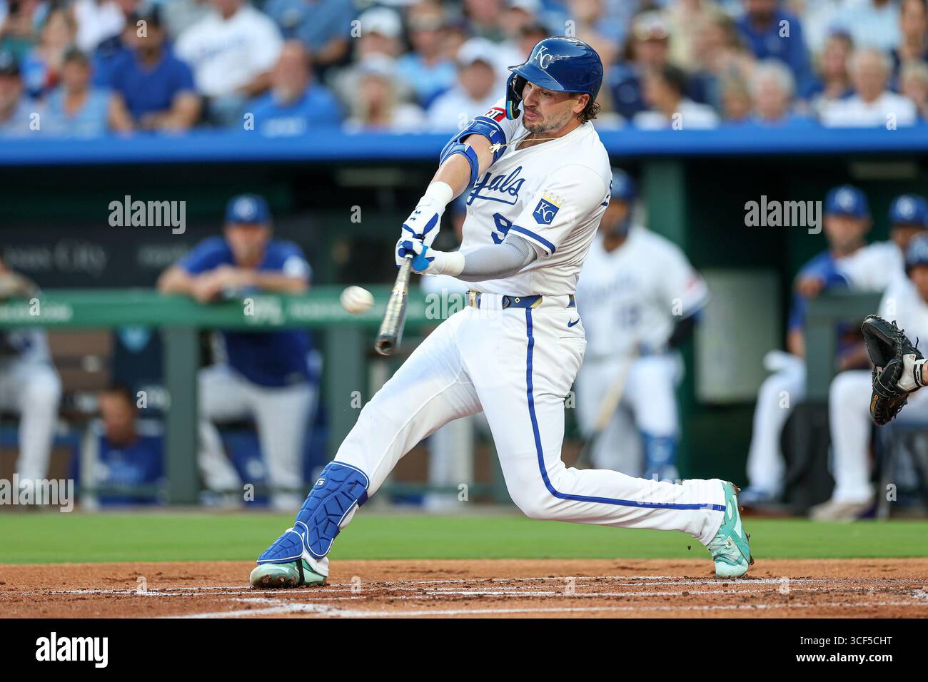 August 20, 2025: Kansas City Royals first baseman Vinnie Pasquantino (9) hits a three-run home ...