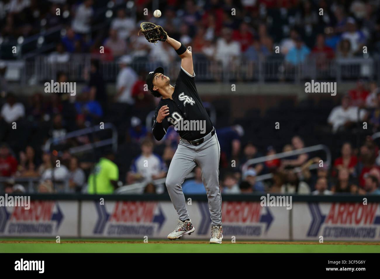 Chicago White Sox first baseman Miguel Vargas catches a pop up in the ...