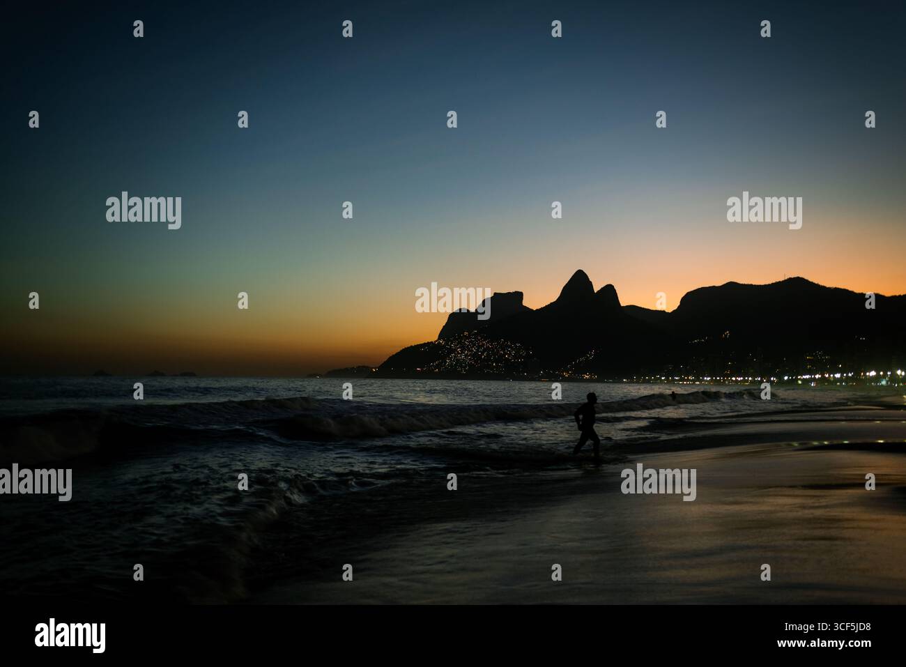 Ocean Waves and Twilight Horizon from Ipanema Beach, Rio de Janeiro ...