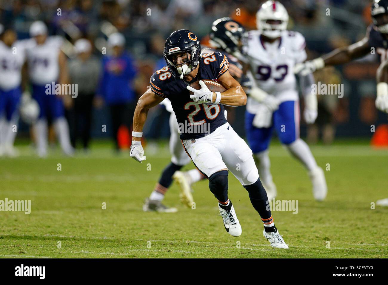 Chicago Bears wide receiver JP Richardson (26) runs with the ball ...