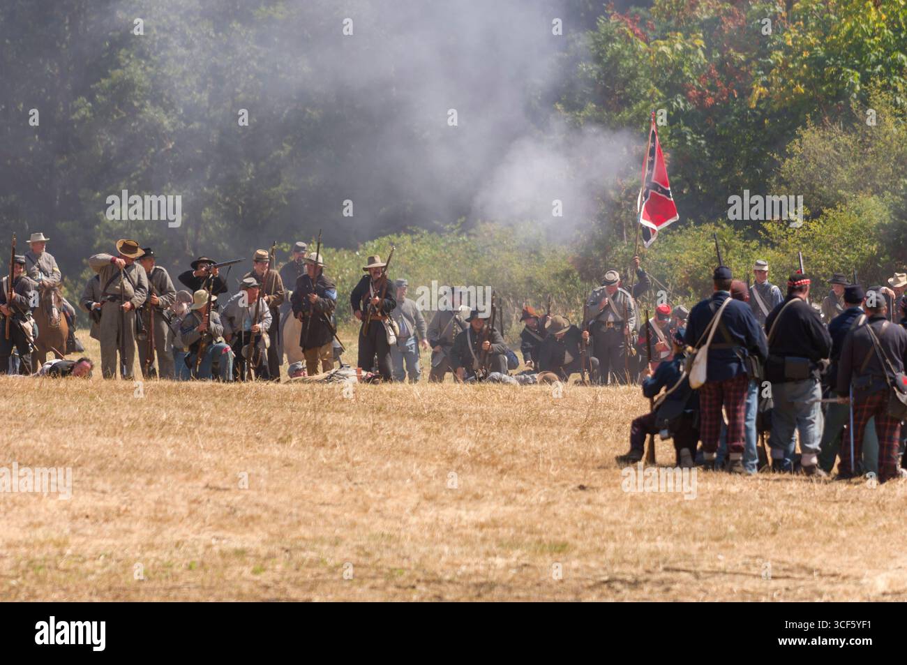 Mock battle during a Civil War reenactment camp at Dorris Ranch Living ...