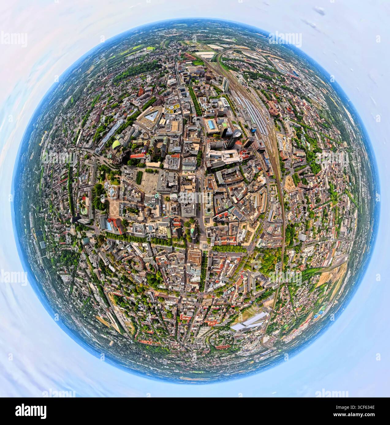 Luftbild, City Innenstadtansicht mit Rathaus und Friedensplatz, RWE ...