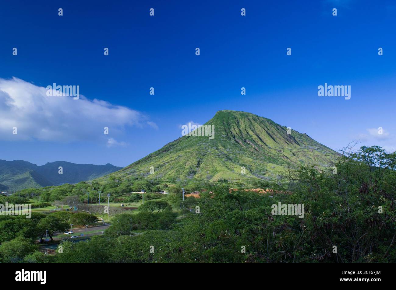 Kohelepelepe peak rising 1207 feet, Koko Head Crater, Hawaii Kai, Oahu ...