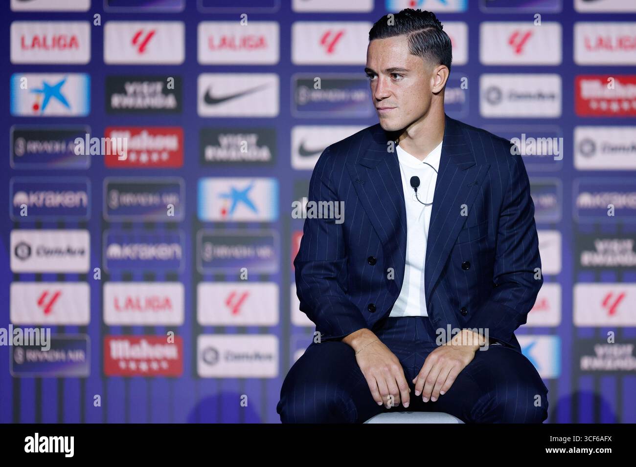 Presentation Giacomo Raspadori as a new player of Atletico de Madrid on ...