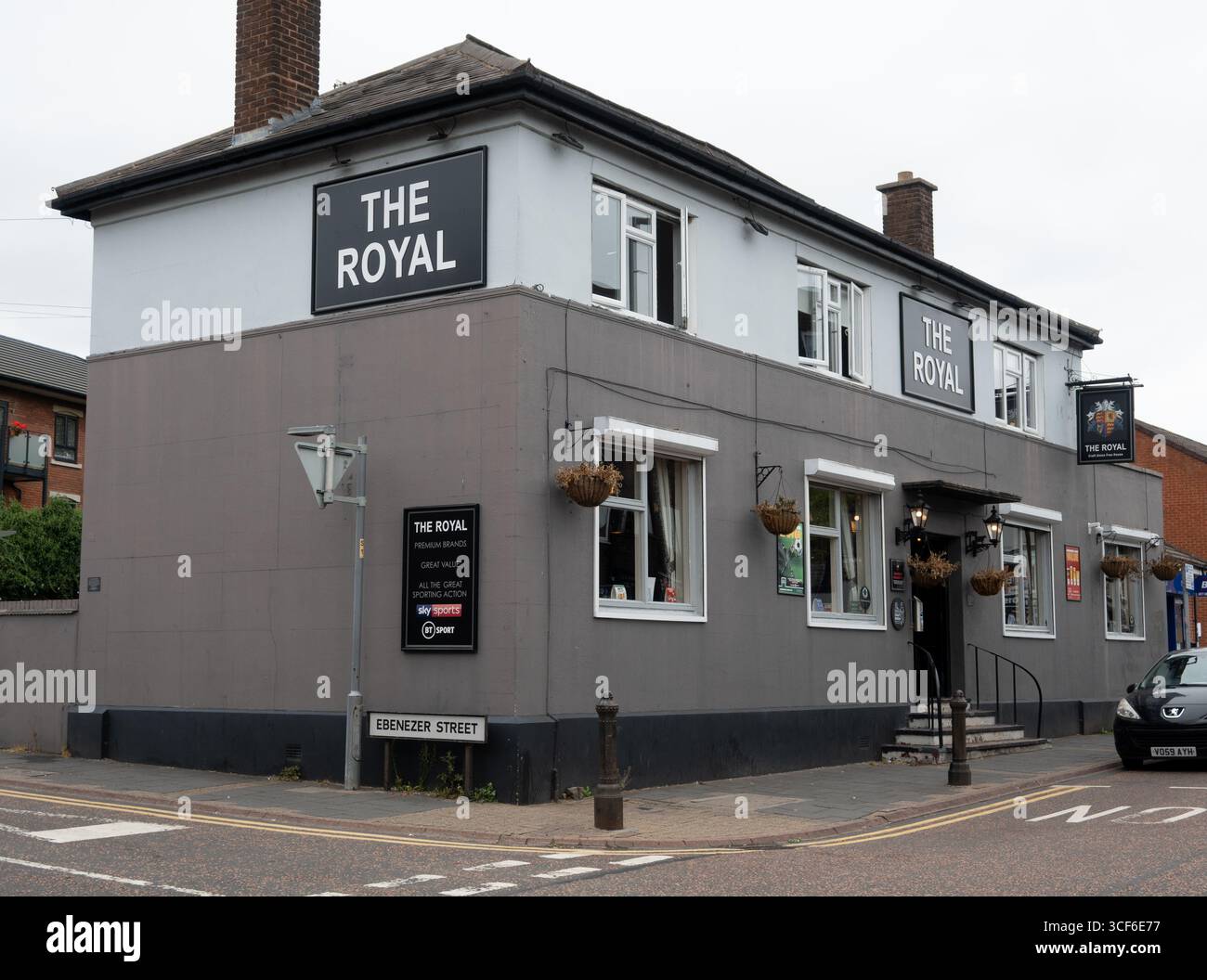 The Royal pub, Coseley, West Midlands, England, UK Stock Photo - Alamy