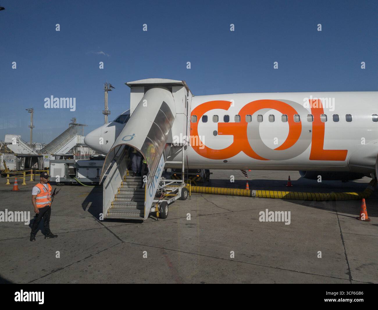Boarding stairs with canopy next to Boeing 737 MAX 8 (twin-jet ...