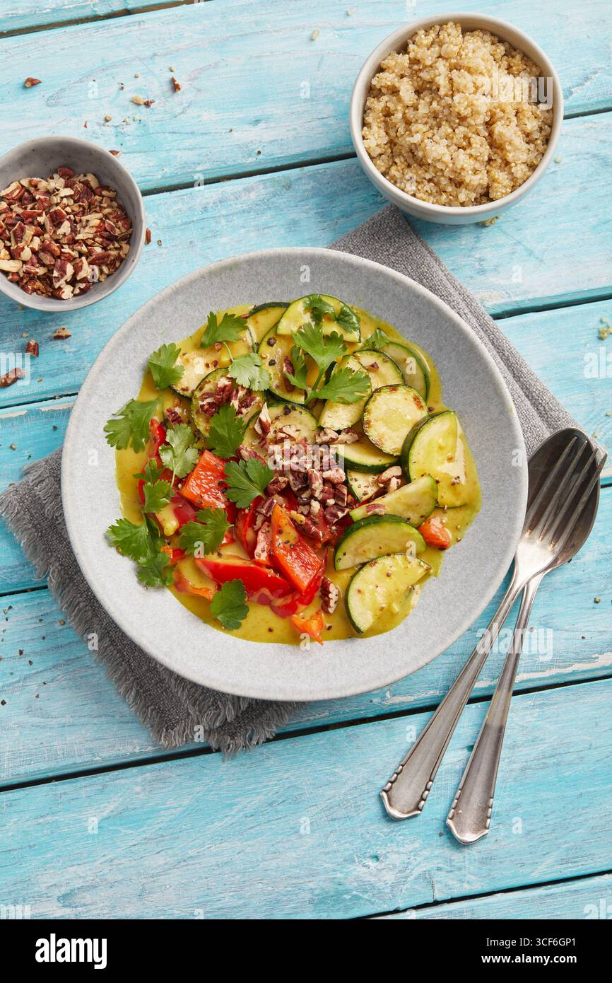 Curry with nuts hi-res stock photography and images - Alamy