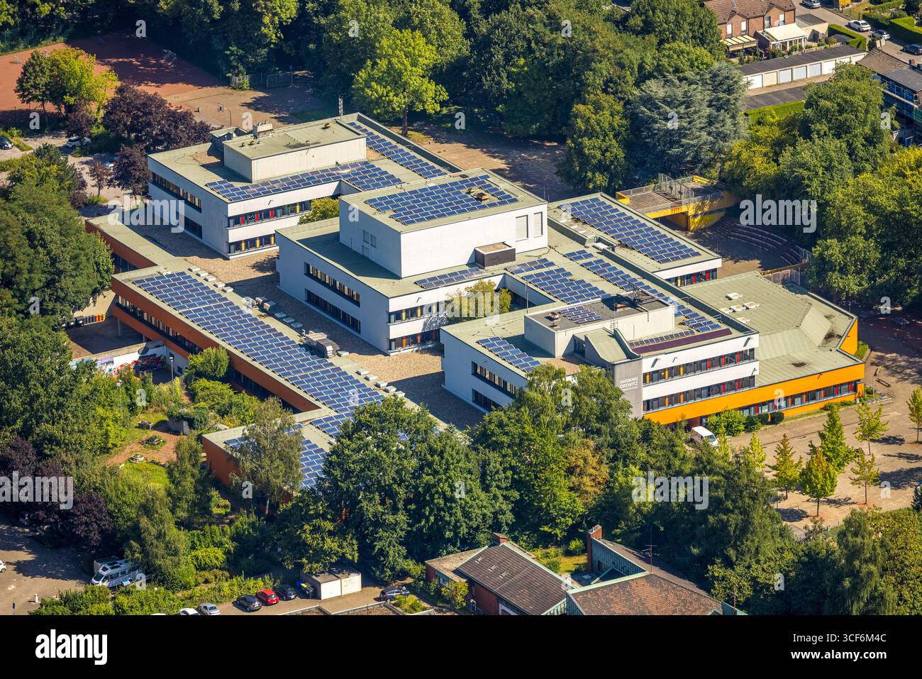 Luftbild, Ingeborg-Drewitz-Gesamtschule mit Solardach, Rentfort ...