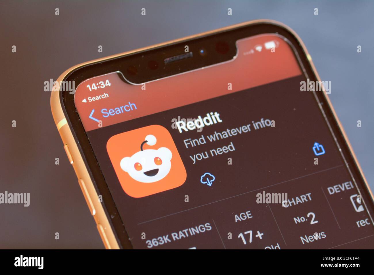 App pose hi-res stock photography and images - Alamy