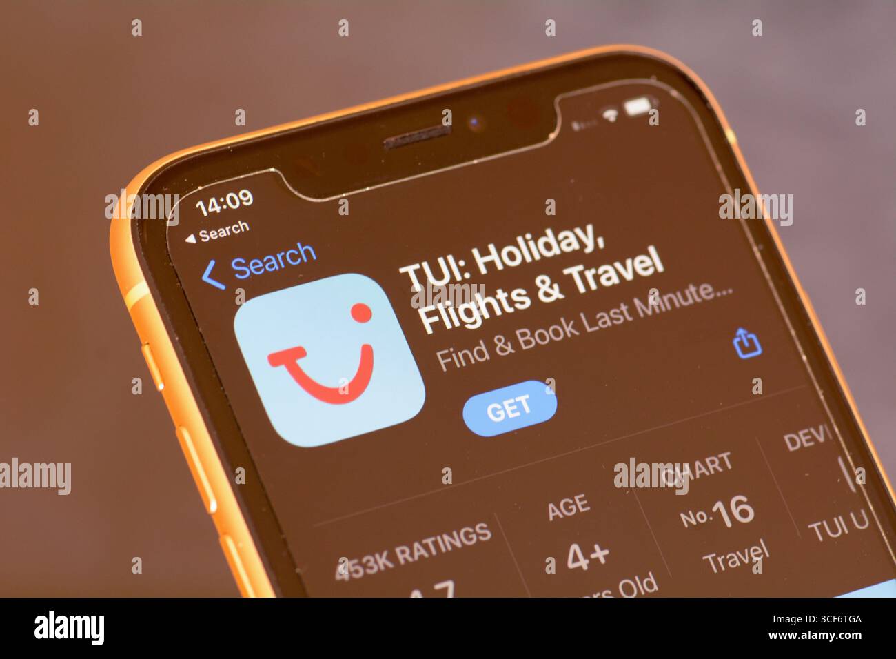 Tui holiday app hi-res stock photography and images - Alamy