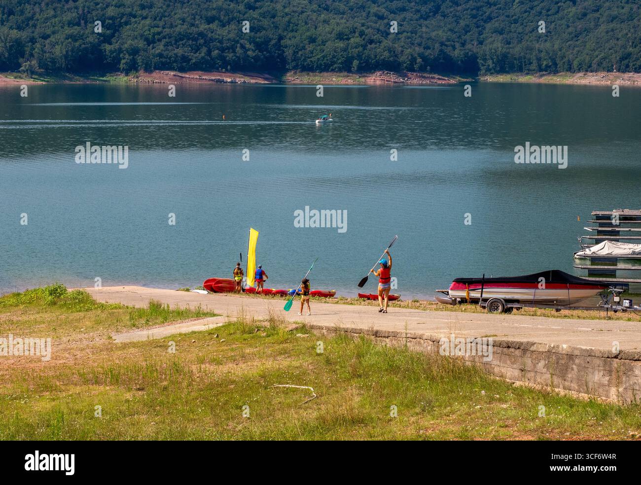 Mother daughter go out hi-res stock photography and images - Alamy