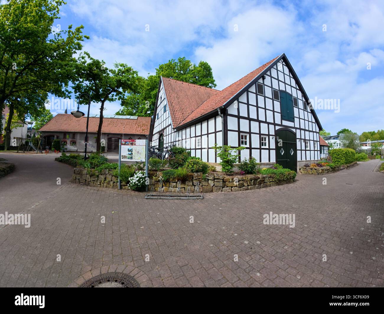 Historischer Schultenhof Mettingen. Fachwewrkhaus im traditionellen ...